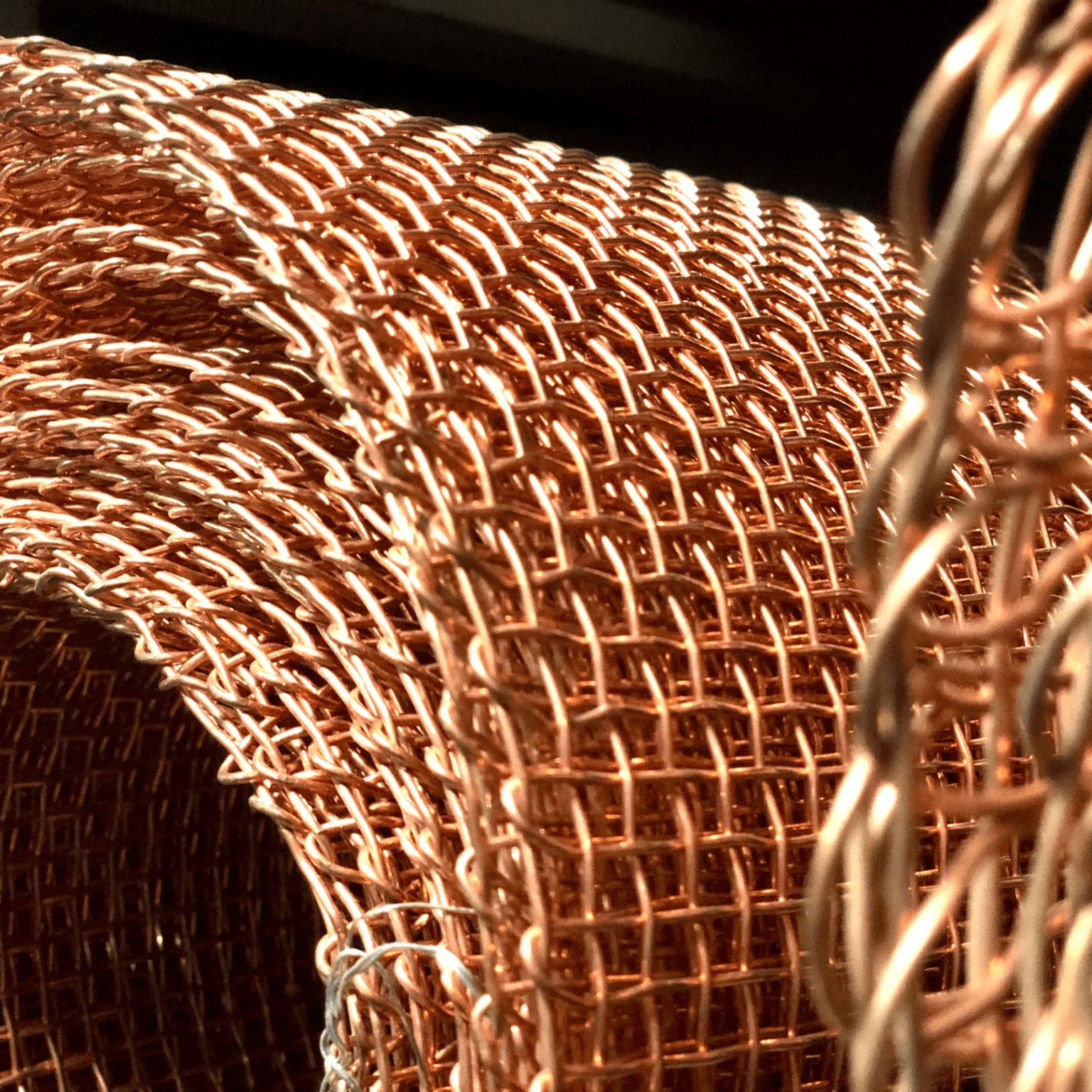Copper Wire Mesh - Wire Cloth Man