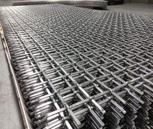 Aluminum Wire Mesh - Wire Cloth Man